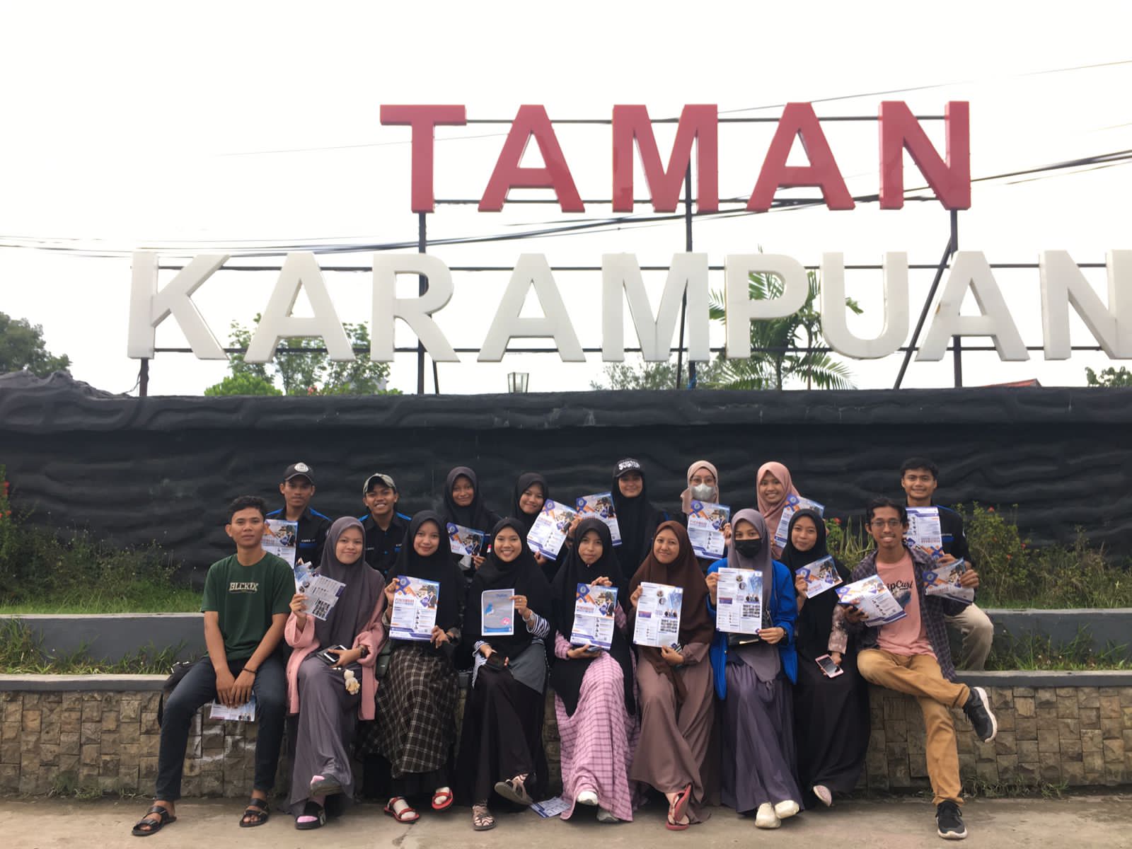 Sambut Milad ke-6 Tahun, Kader PIK M IAIM Turun ke Jalan Sebar Brosur ...